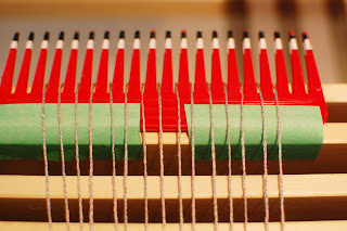Avalanche Looms: My red plastic comb warping assistant