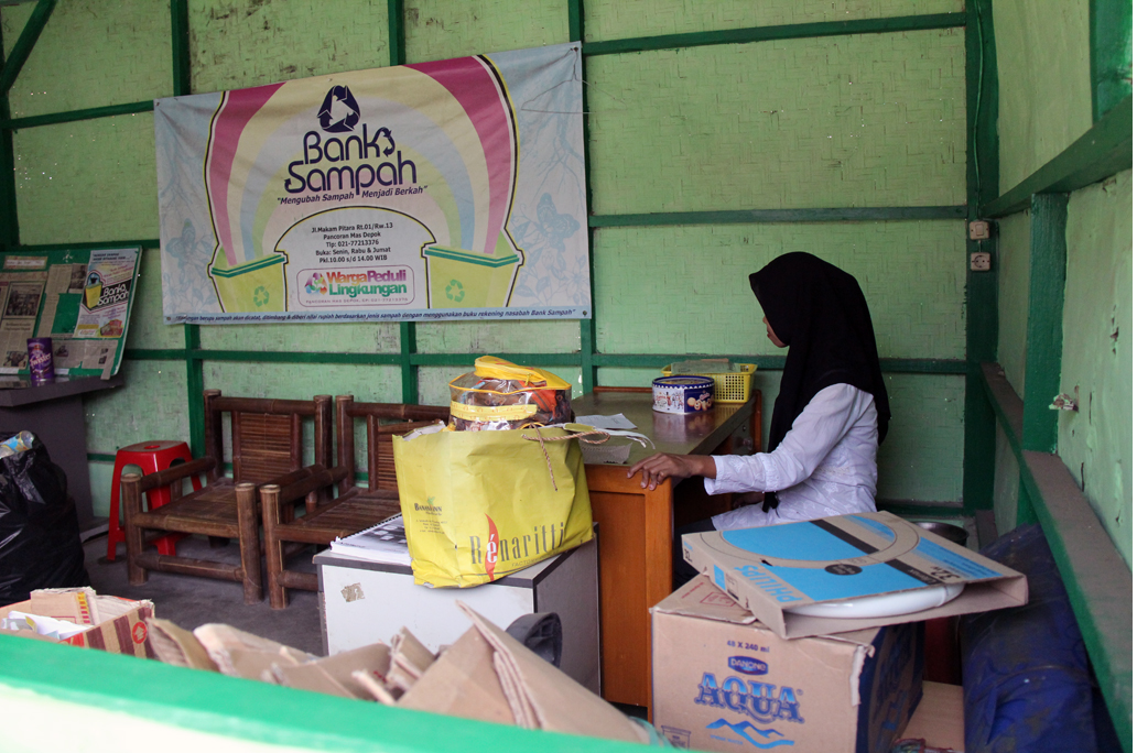 Cara Mudah Menghasilkan Uang Melalui Sampah - Konco JRA Blog