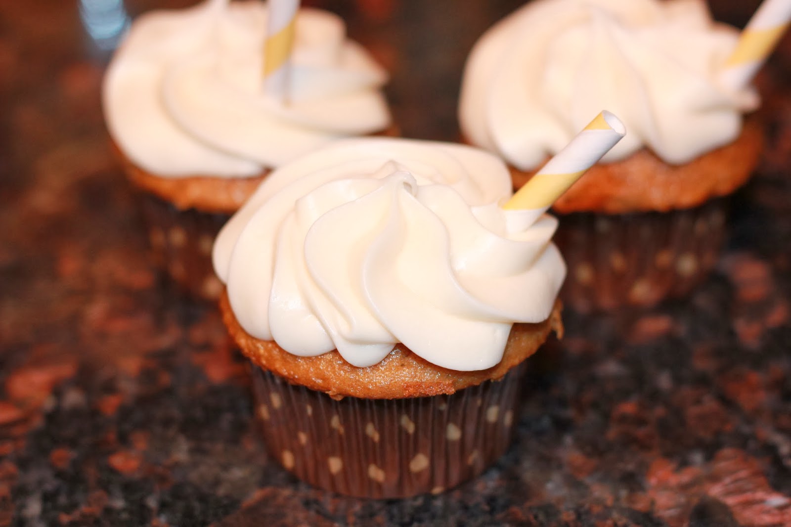 Michelle's Tasty Creations: Root Beer Float Cupcakes