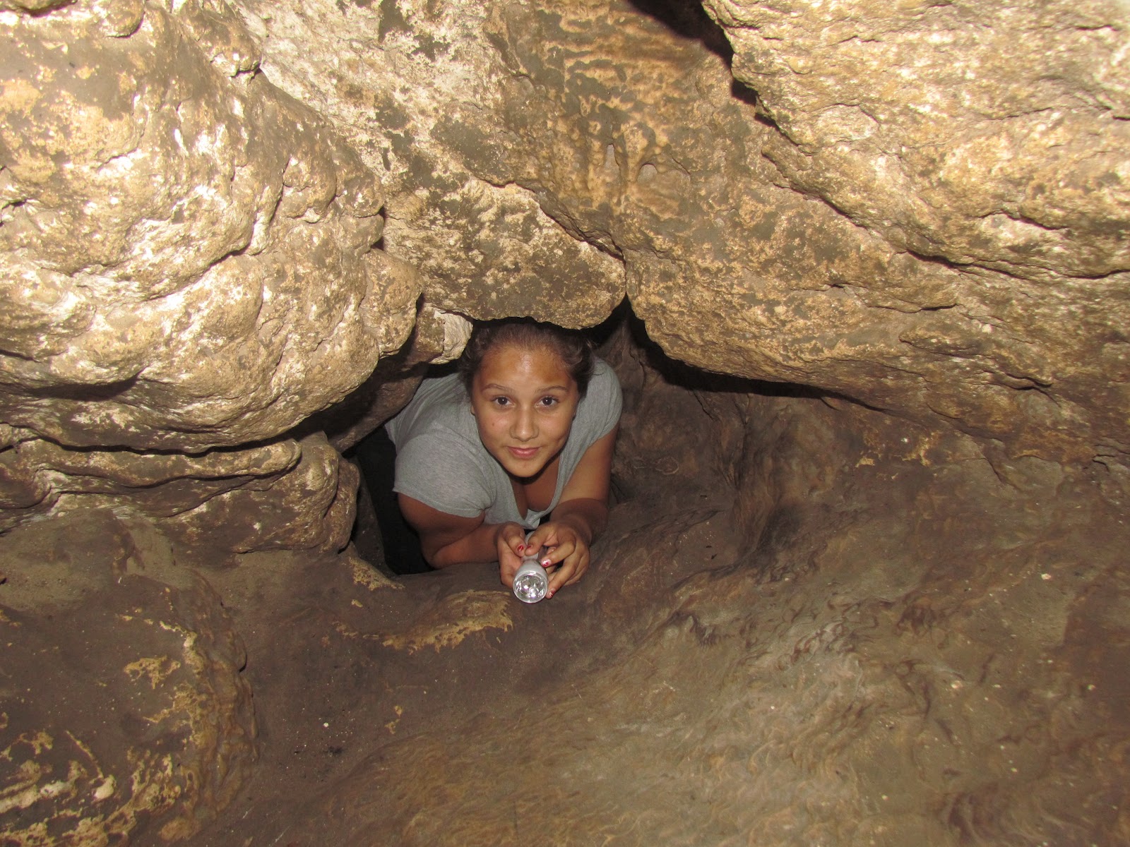 WildWildernessWalkers: Small Hike to the Dames Caves
