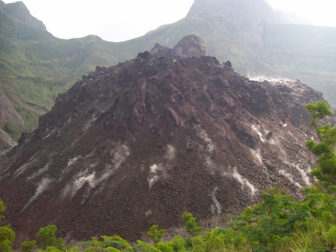 Picture: Before And After Kelud erupts - berfose