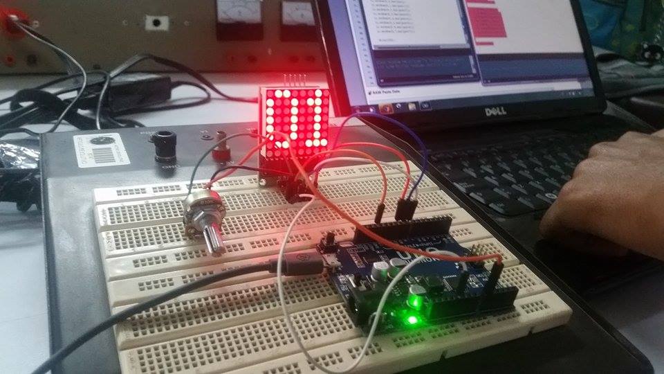 Programando en Arduino Uno (COM3): Laboratorio_10