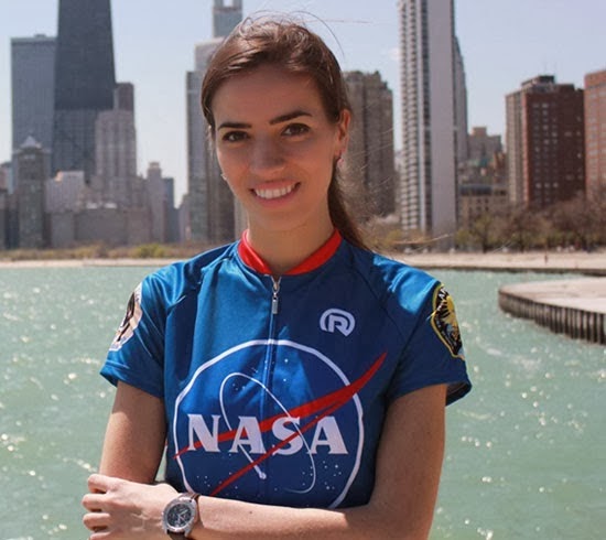 ΑΥΤΗ ΕΙΝΑΙ Η ΕΛΕΝΗ ΑΠΟ ΤΗΝ ΘΕΣΣΑΛΟΝΙΚΗ ΠΟΥ ΚΑΤΕΚΤΗΣΕ ΤΗ NASA, ΦΤΙΑΧΝΕΙ ...