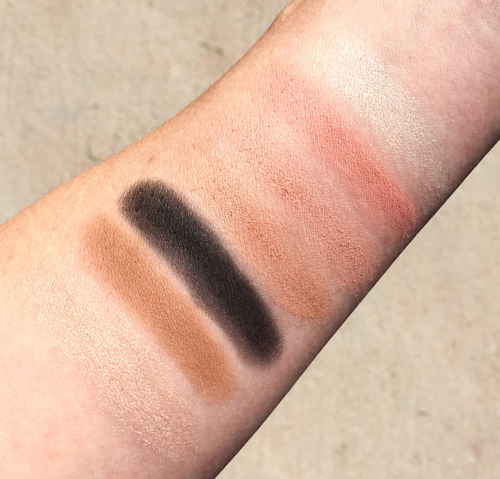 A Little Bit etc.: Review: Charlotte Tilbury Instant Look In a Palette ...
