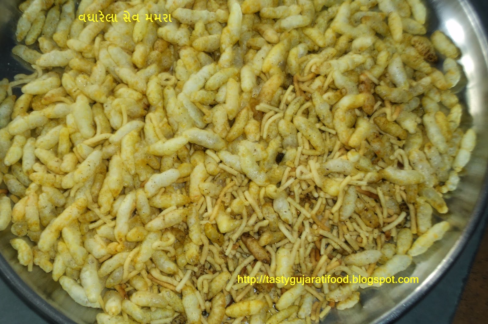 Gujarati Food Recipes :: vagharela sev mamra recipe