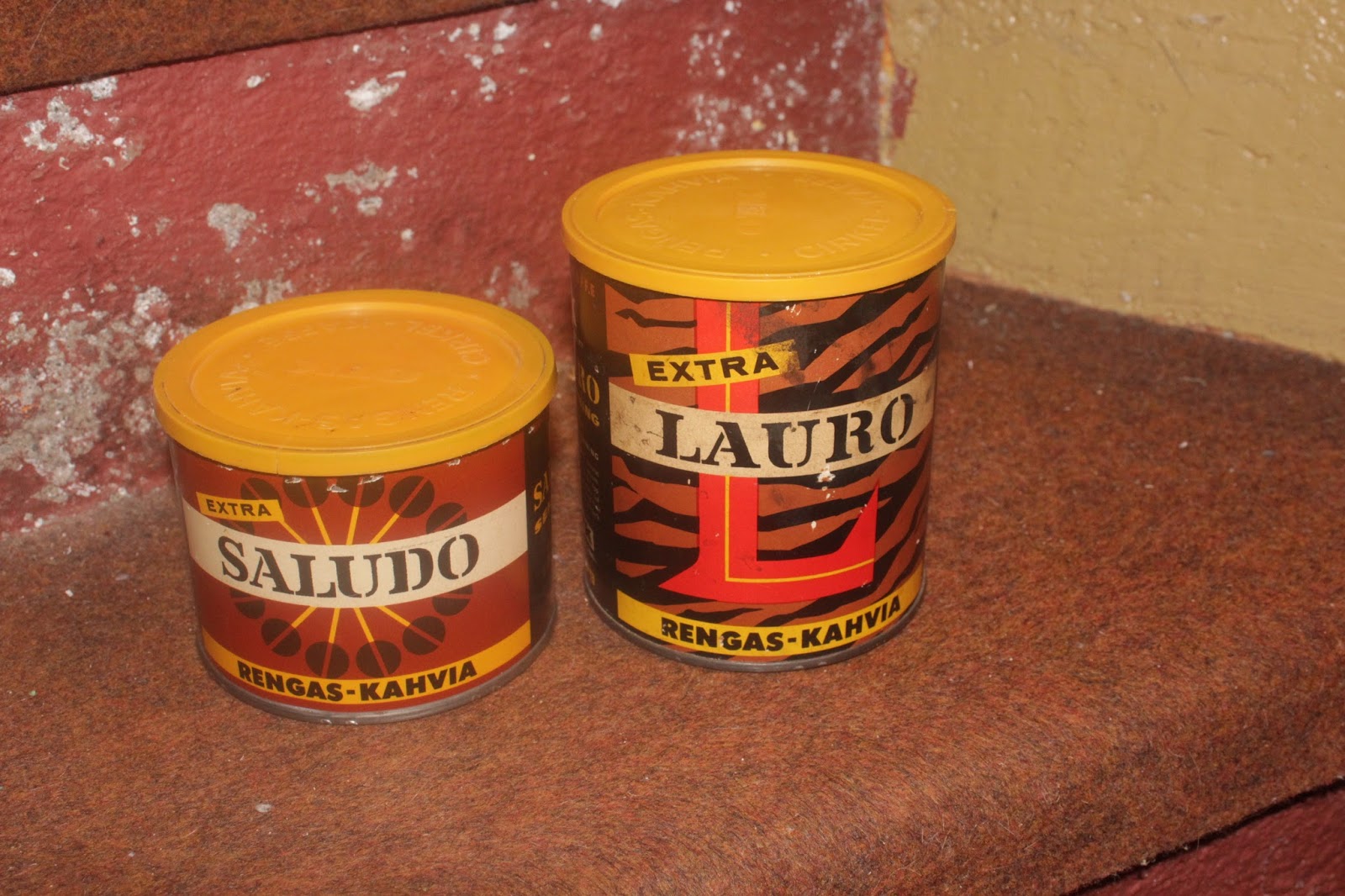Vanhat suomalaiset peltipurkit: OTK:n Extra Saludo sekä Lauro Rengas ...