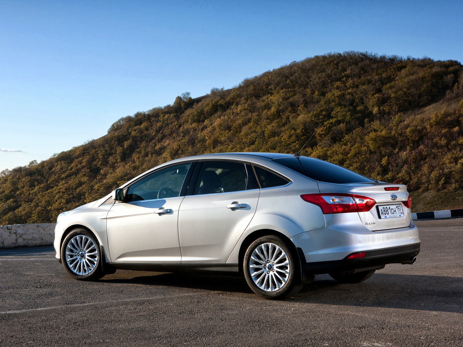 RACIONAUTO: NOVO FORD FOCUS - PREÇOS, VERSÕES E EQUIPAMENTOS
