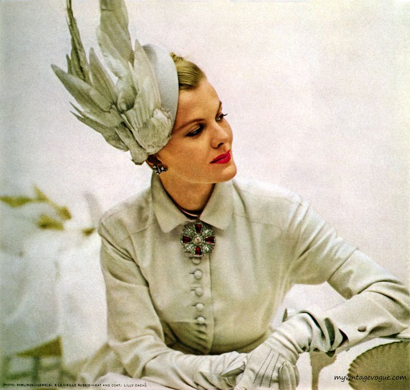 41 Stunning Photos of Models in Unique Hats From the 1940s and 1950s ...