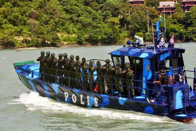 Sejarah Konflik & Militer: Firefight at Sea - Pirates vs Marine Police ...