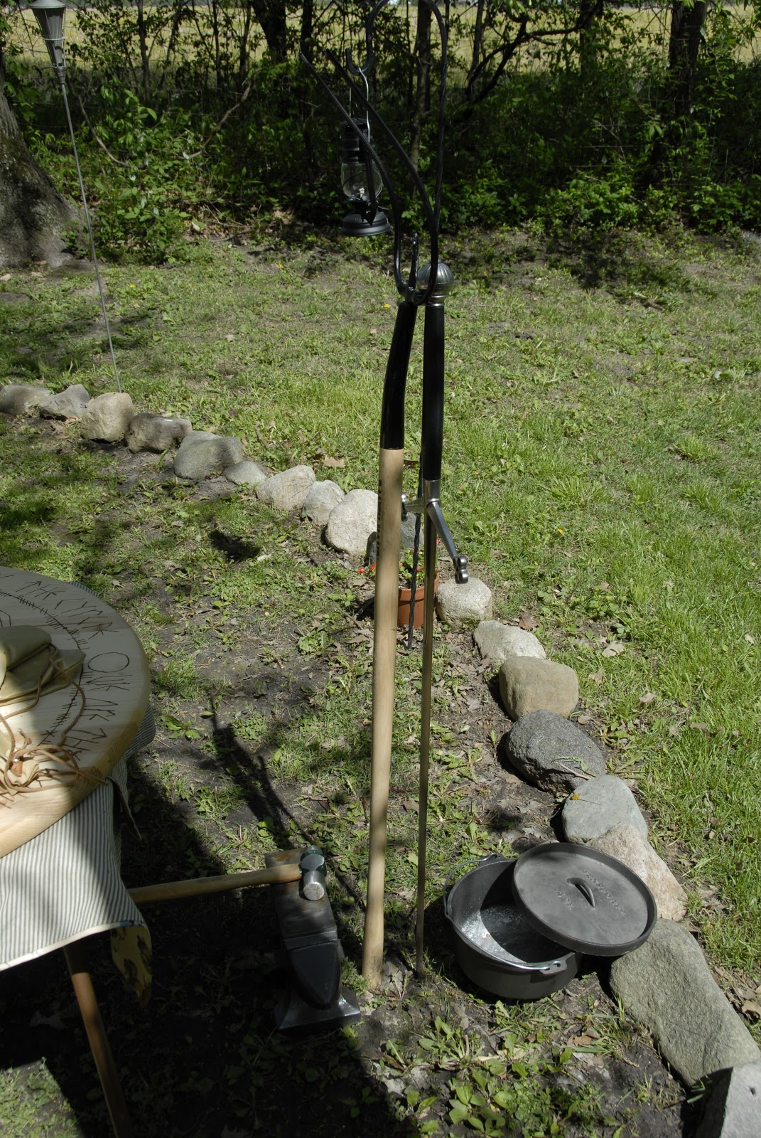 American Folkloric Witchcraft: The Stang, The Broom and the Spiral Castle