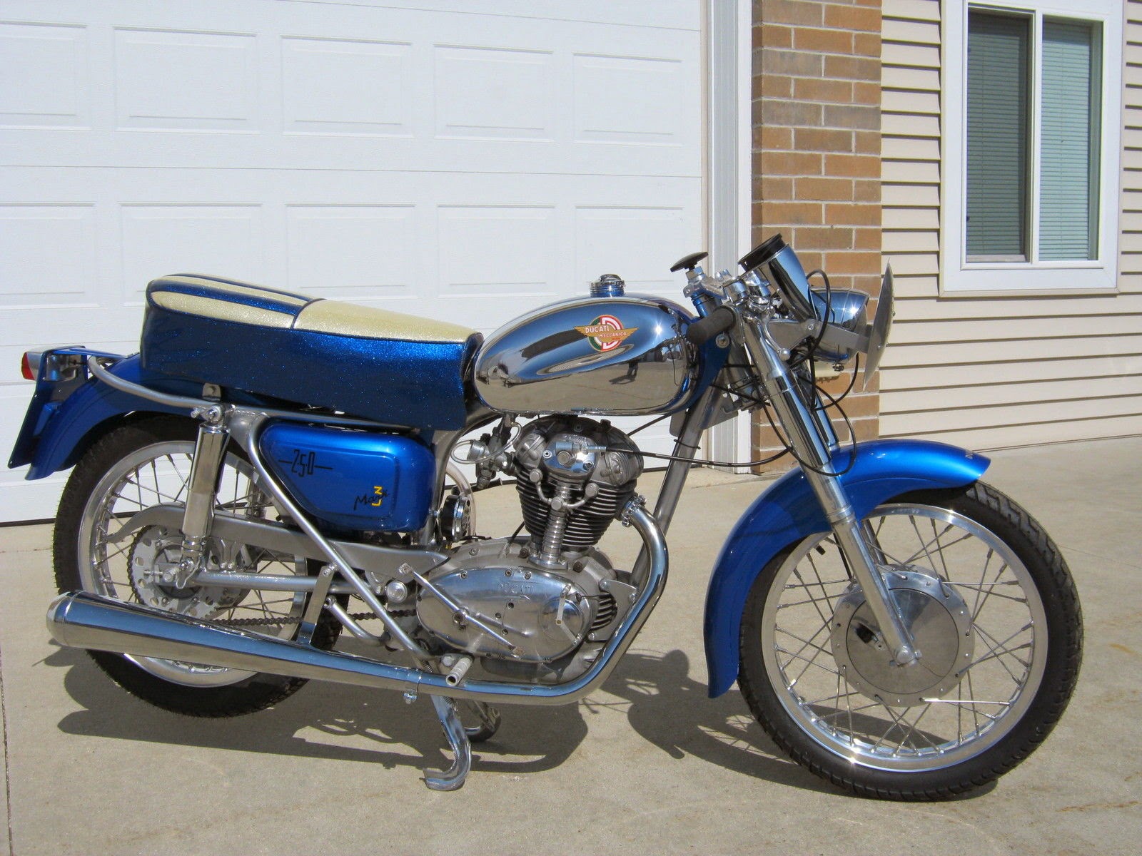 Fast is fast...: 1966 Ducati 250 Mark 3.