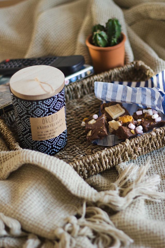 Caramac, Crunchie and Marshmallow Slow Cooker Fudge | Little Paper Swans