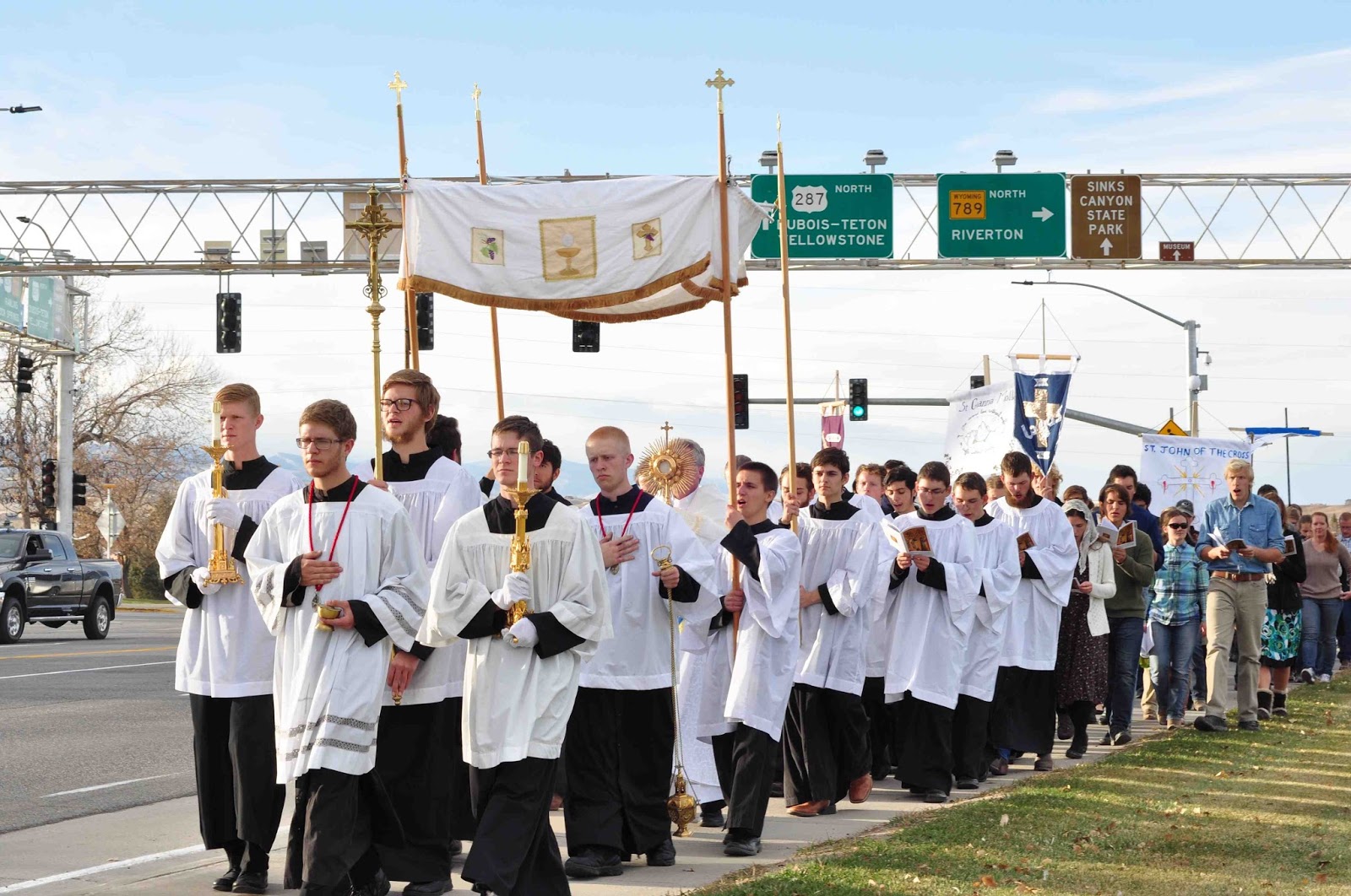New Liturgical Movement: Eucharistic Procession for All Saints’ Day at ...
