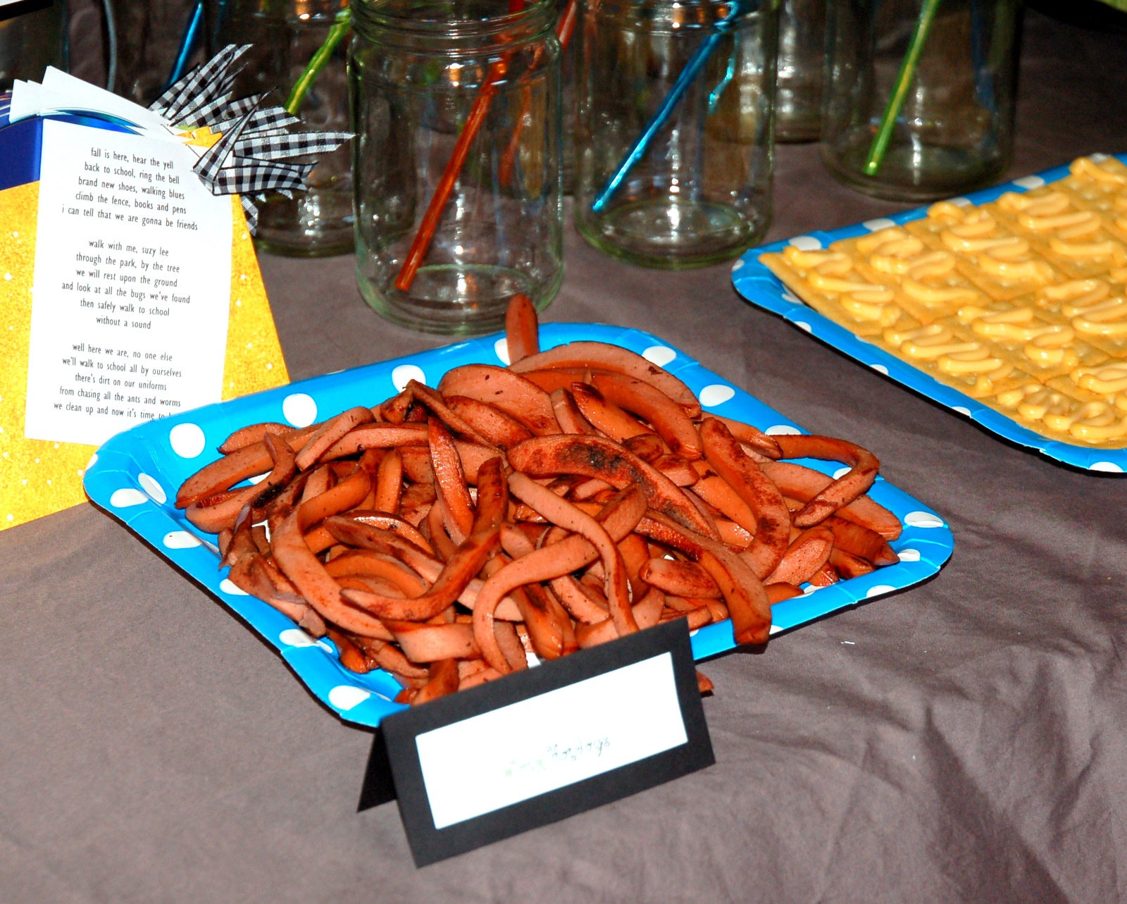 restlessrisa: HOW TO EAT FRIED WORMS {Back to School Party}