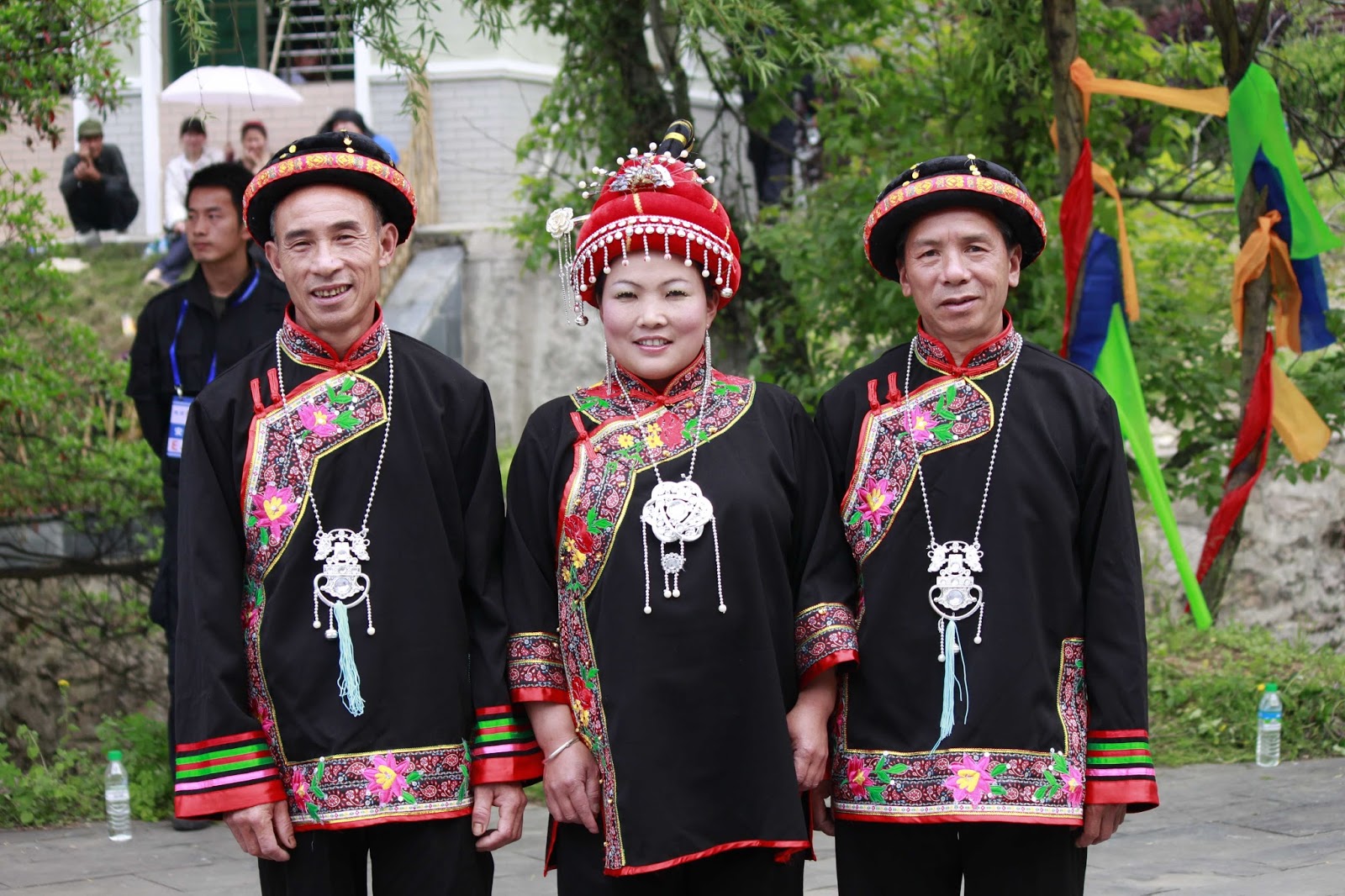 FolkCostume&Embroidery: Introduction to the costumes of the Hmongic ...
