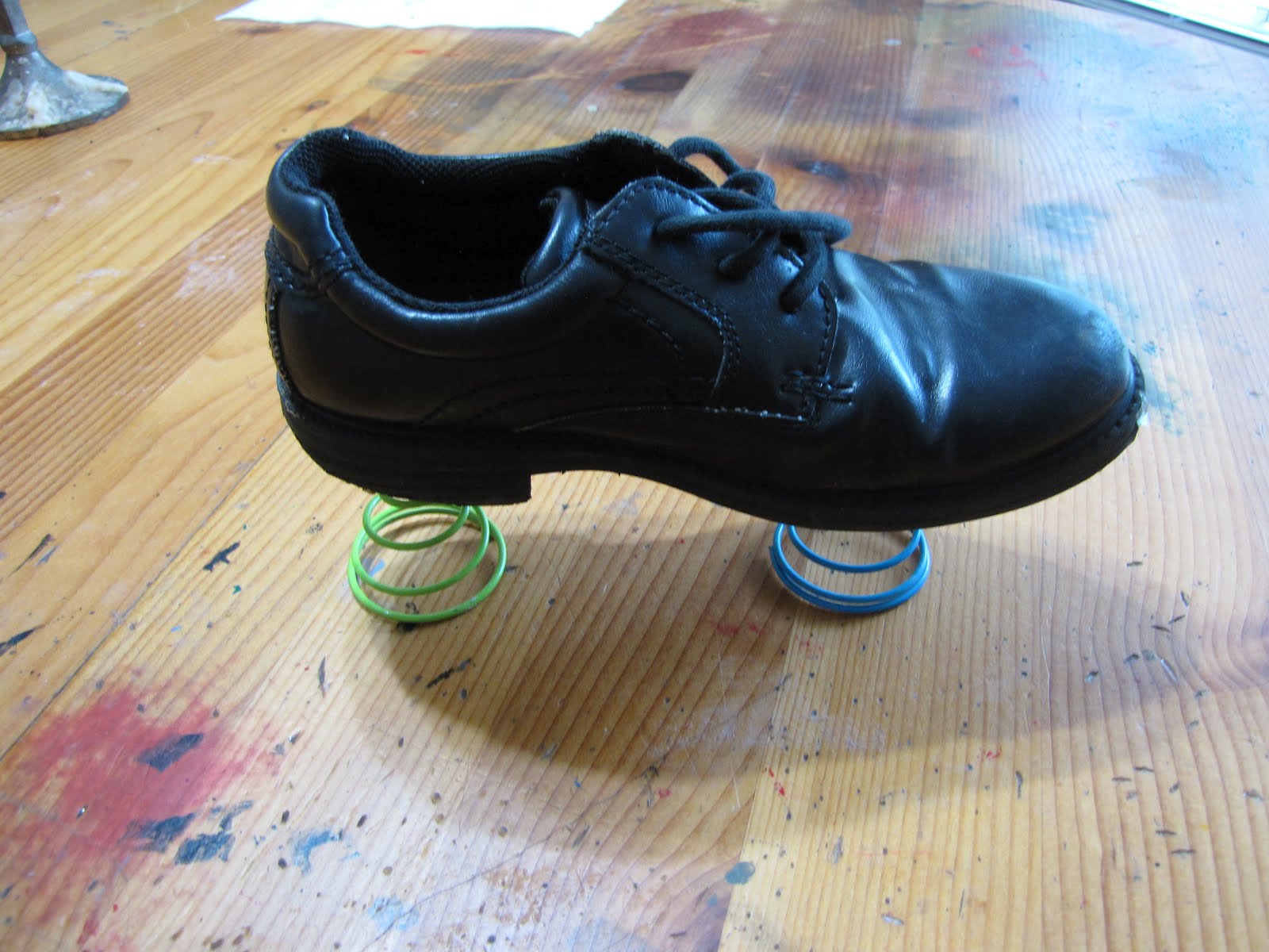 Five Bears A-Blogging: Springy Shoes