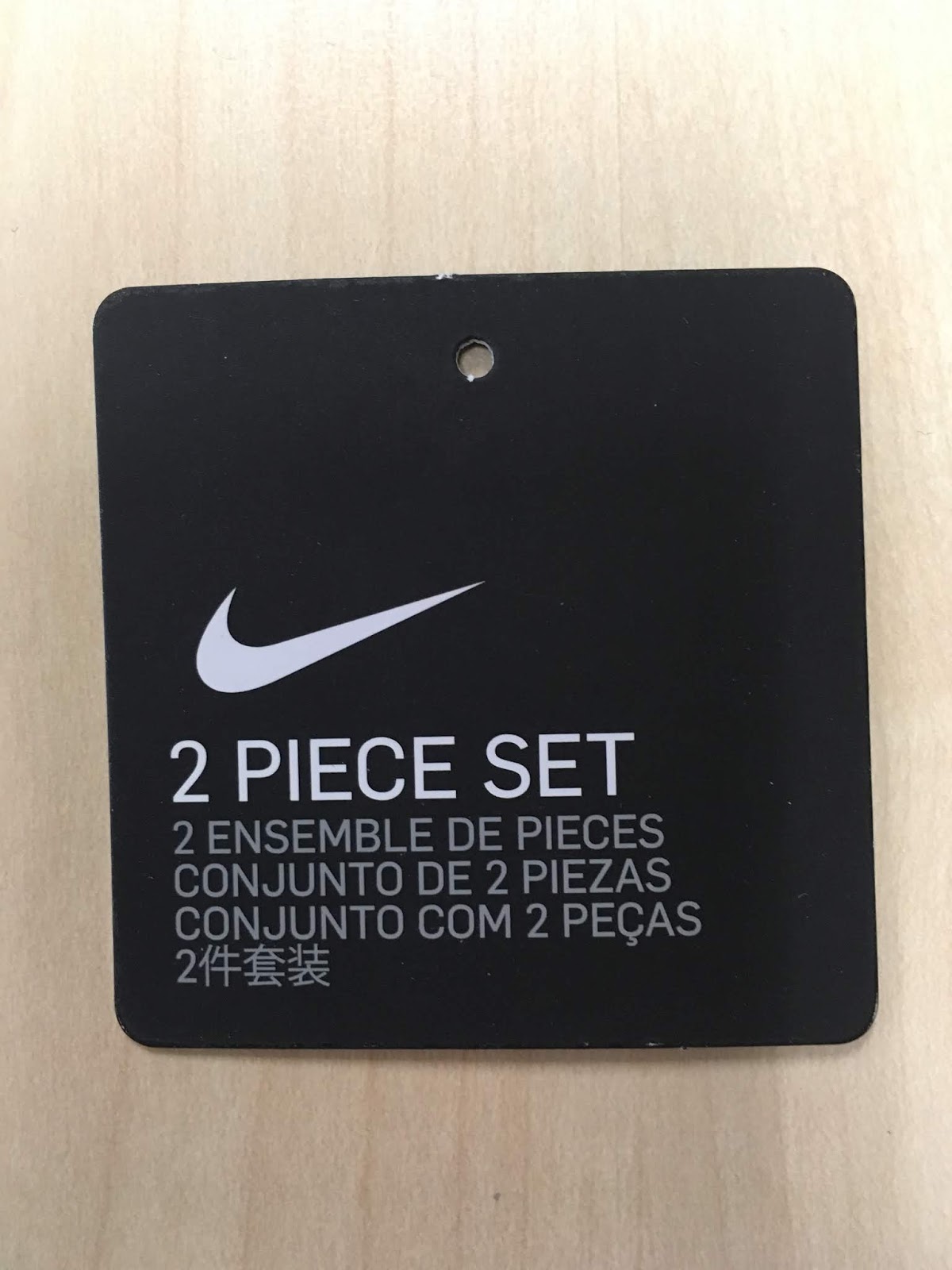 TheHangTagBlog: Hang Tag Review #42 - Nike Dry 2 Piece Set