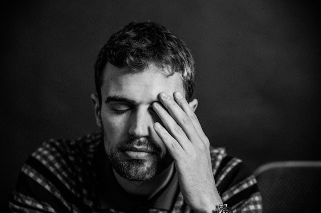 Charlye Madison Wproject: English actor Theo James is photographed by ...
