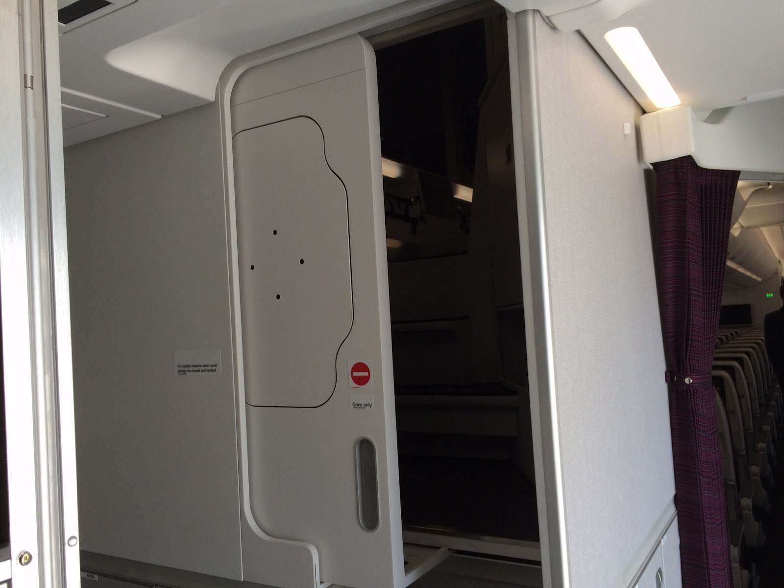 A350 XWB News: A350-1000 will have some improvements on cabin crew rest ...