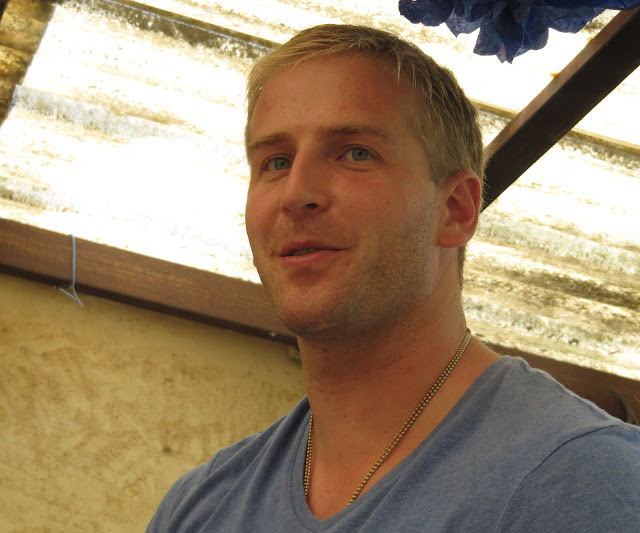 the cat is out of the bag – It's Me, Sara Louise