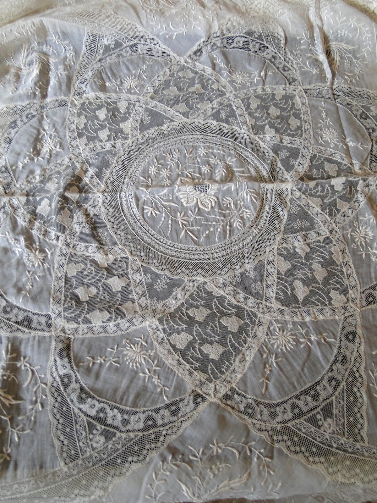 Buyer & Seller of Antique Lace, Fine Linens, Vintage Clothing, Haute ...