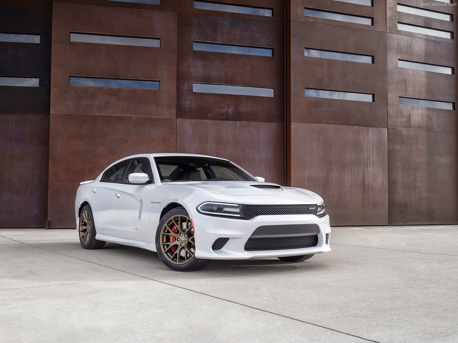 V12 MOTOR: Dodge Charger SRT Hellcat 2015