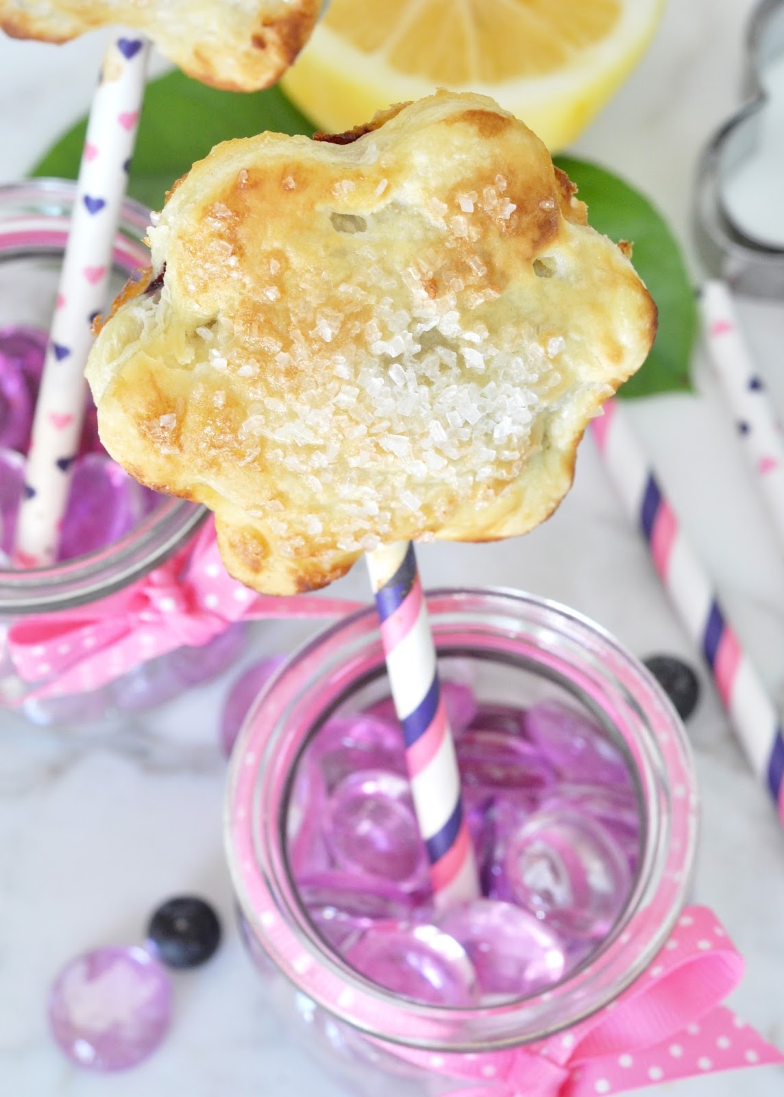 Cooking with Manuela: Blueberry-Lemon Puff Pastry Pie Pops