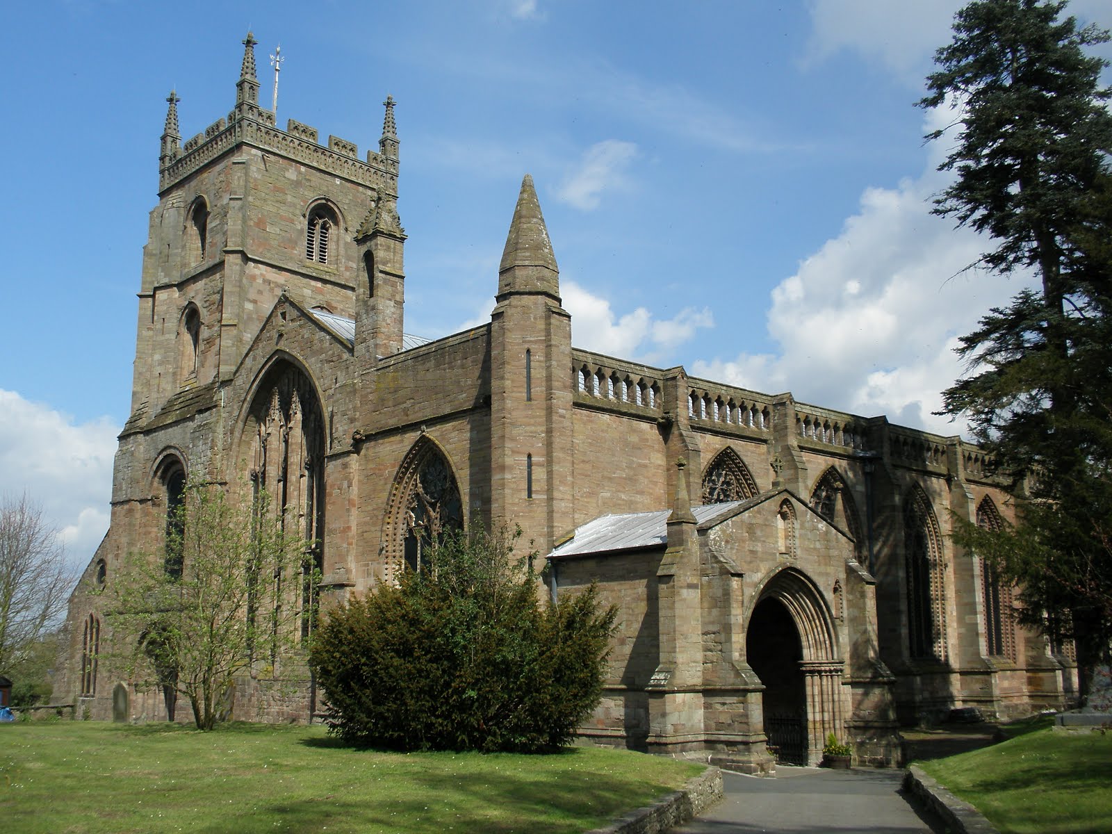 guttae: Leominster Priory