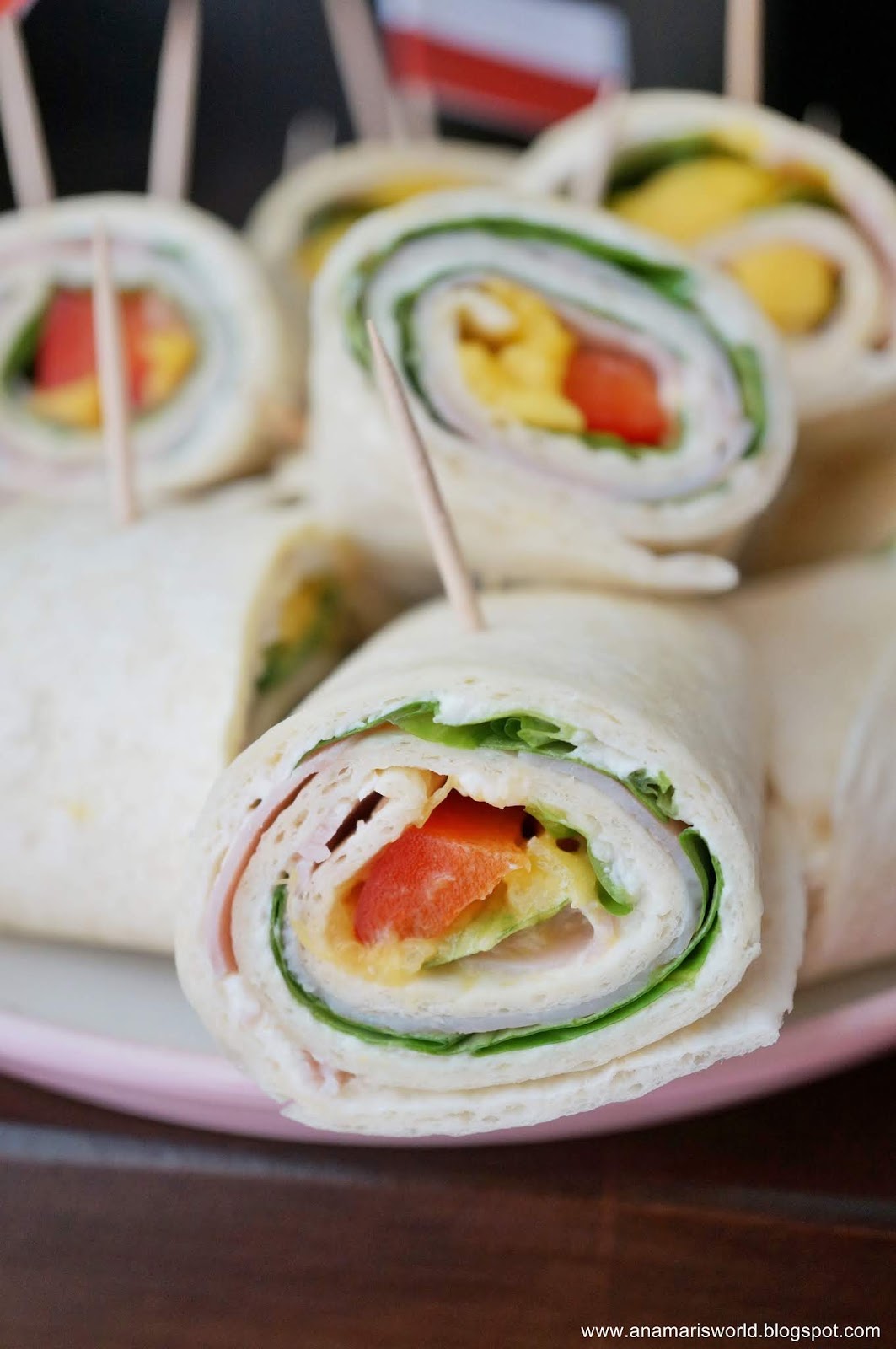 My space, my world. Ana Mari's world.: Wrap z mango, szynką i serkiem ...