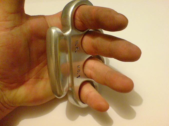 WeaponCollector's Knuckle Duster and Weapon Blog: Mens Small Size ...