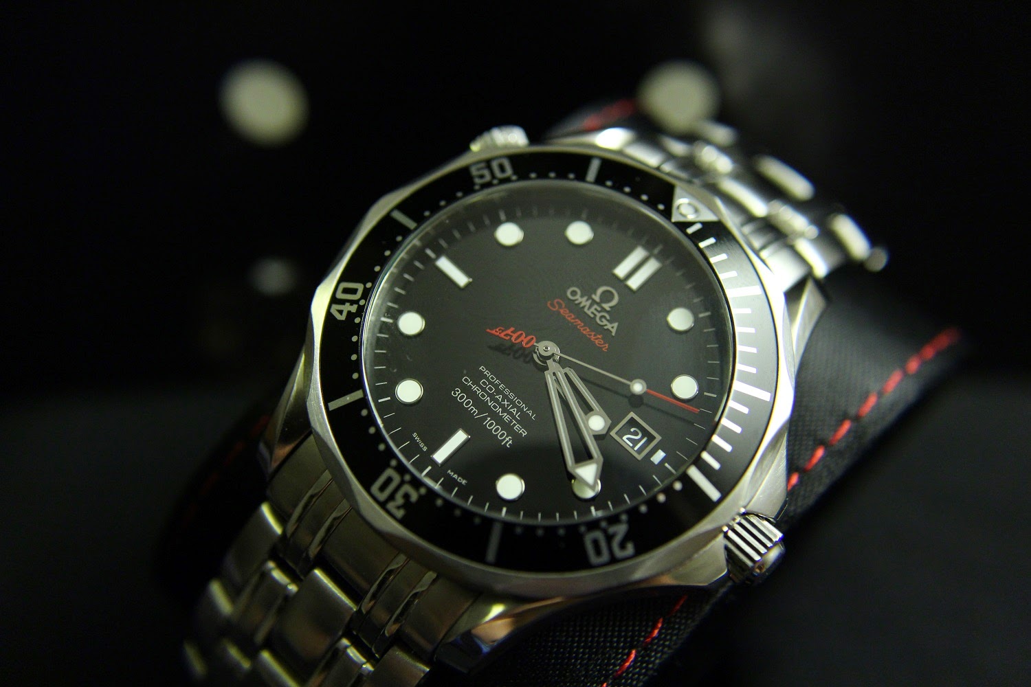 JAM TANGAN OMEGA SEAMASTER CO-AXIAL 007 JAMES BOND COLLECTOR'S PIECE ...