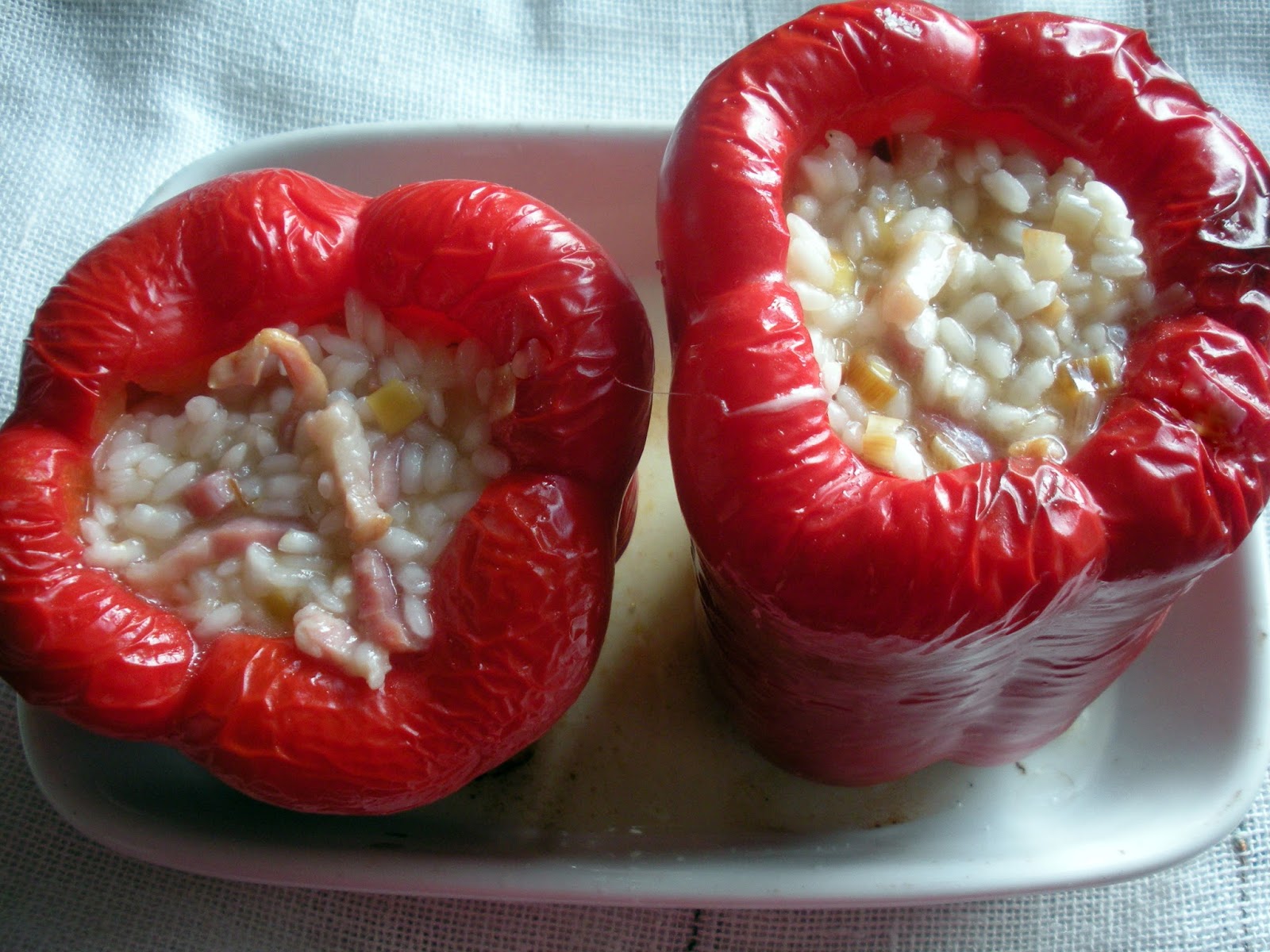 Aquí se cocina: Pimientos morrones rellenos de arroz