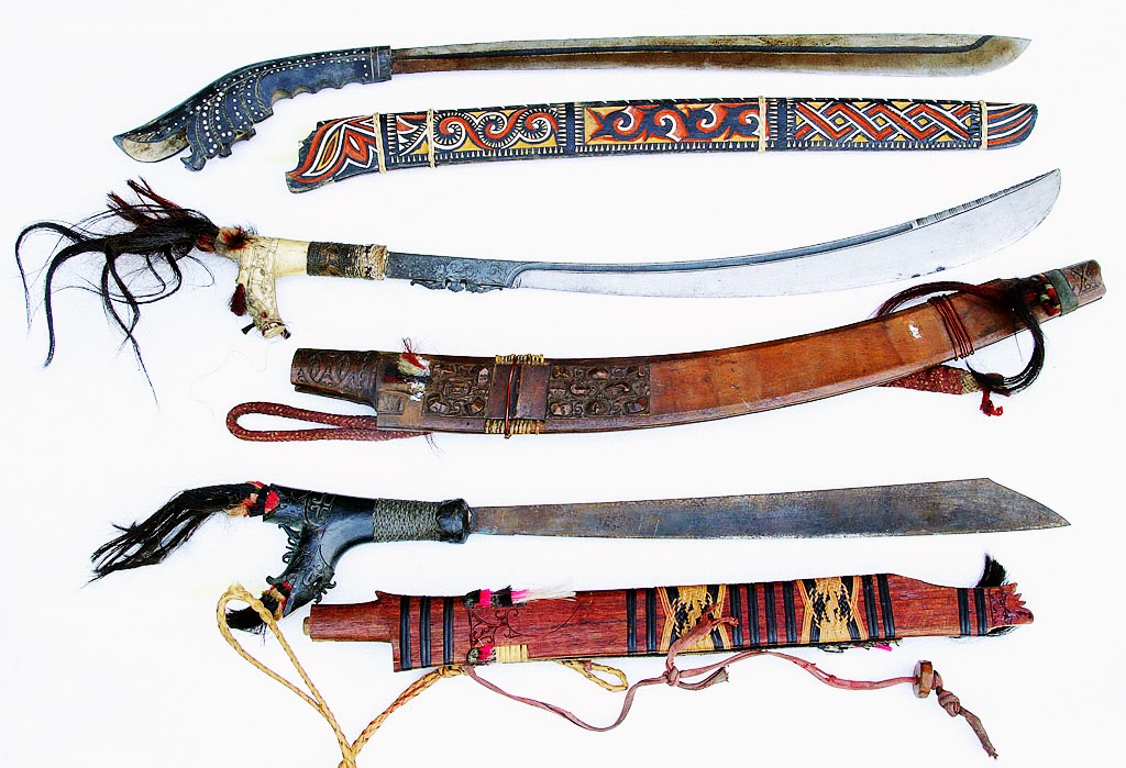 Nusantaraku: Mandau Senjata Khas Suku Dayak Memiliki Kekuatan Mistis