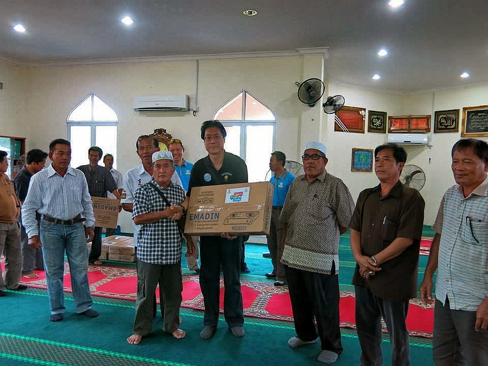 Simon Leong @ Brunei Darussalam: Humanitarian Aid to Kg Awat-Awat ...