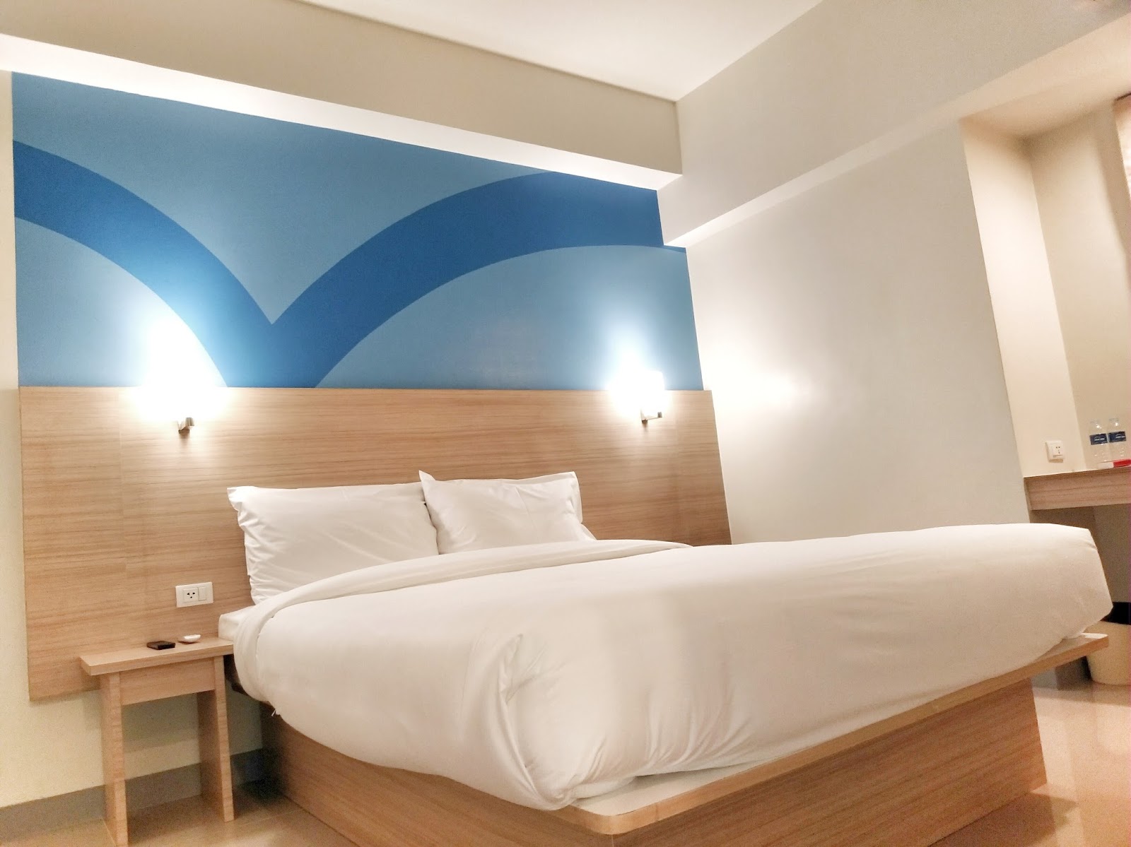 Hop Inn | The Budget-Friendly Hotel in Makati - The Pinoy Traveler