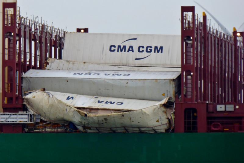 Wide Bravo - Container Stack Collapse