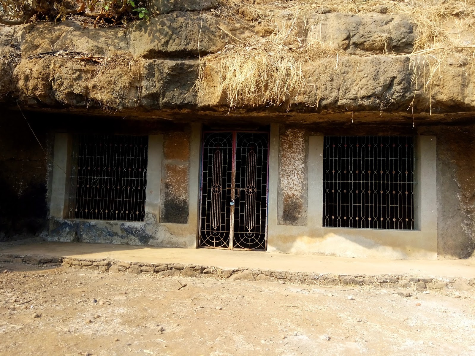 Khed Caves aka Bouddh Caves near Khed ST bus stand in Khed in ...
