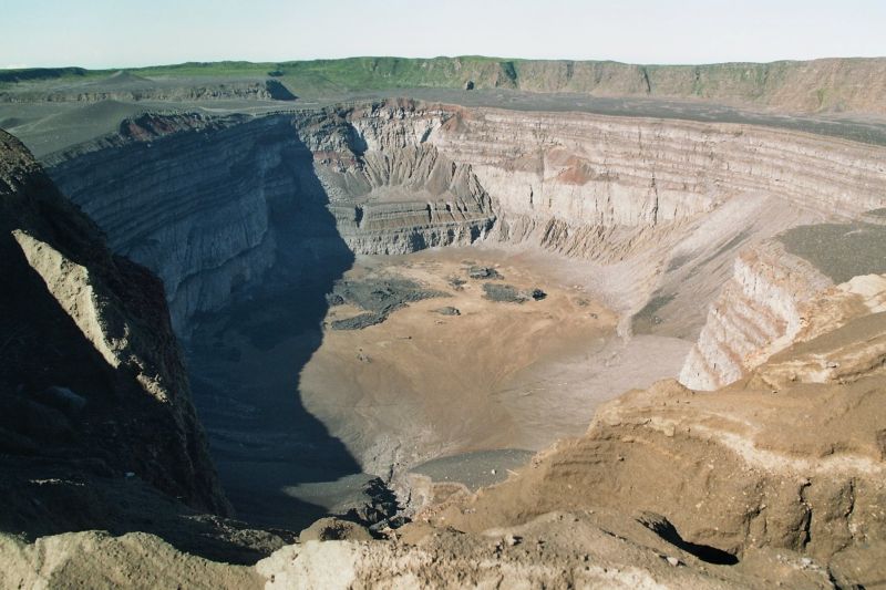 W u l k a n y Ś w i a t a B l o g: Karthala - wulkan Komorów