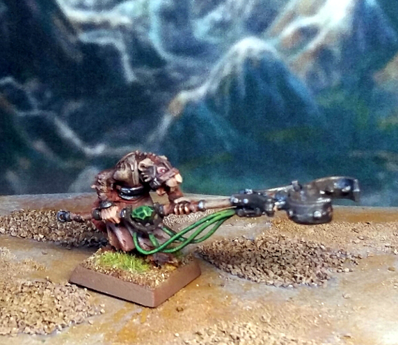 Eight Peaks: Master Moulder with Things-catcher