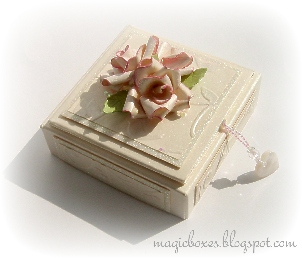 magic boxes: Magic Box - Lovebirds