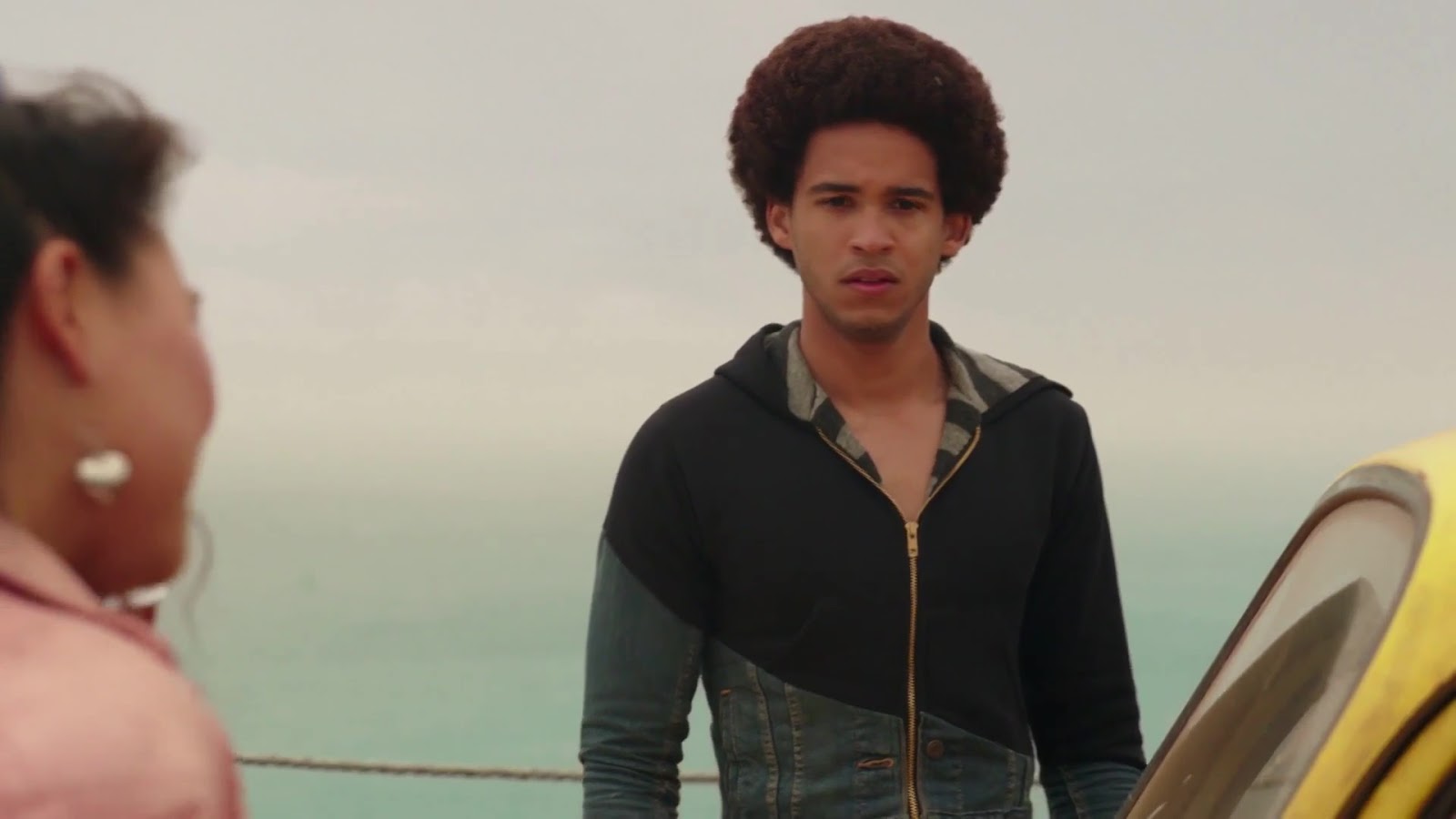 ausCAPS: Jorge Lendeborg Jr. shirtless in Bumblebee