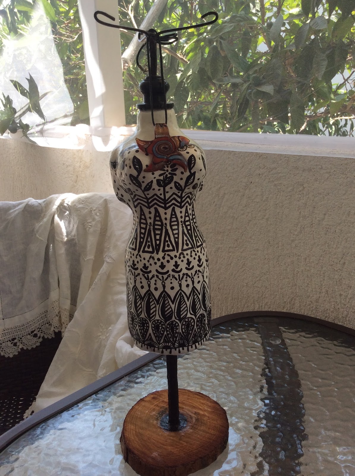 Αγγελοκατασκευές: ΜΑΝΕΚΕΝ ΓΙΑ ΜΠΙΖΟΥ 2 - MANNEQUIN FOR BIJOUX 2