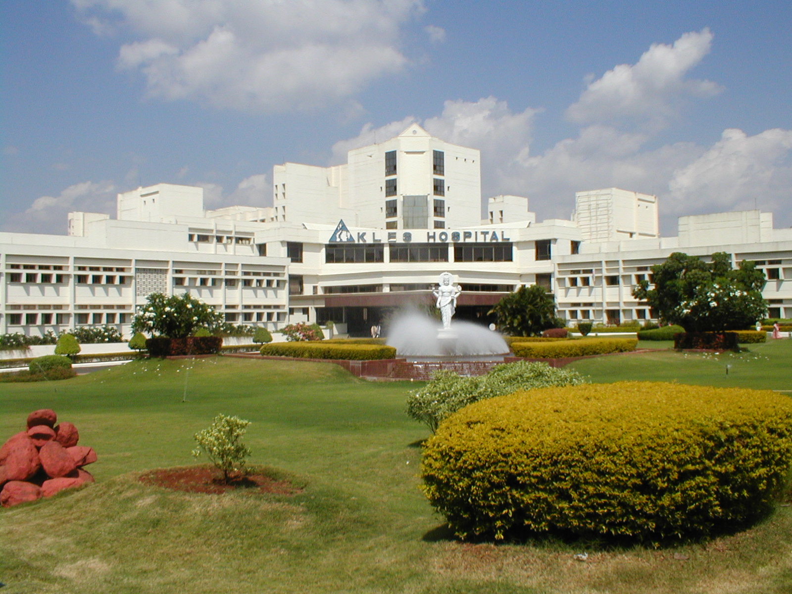 My Travel experiences through Photos.: KLE Societies - 1000 bed ...