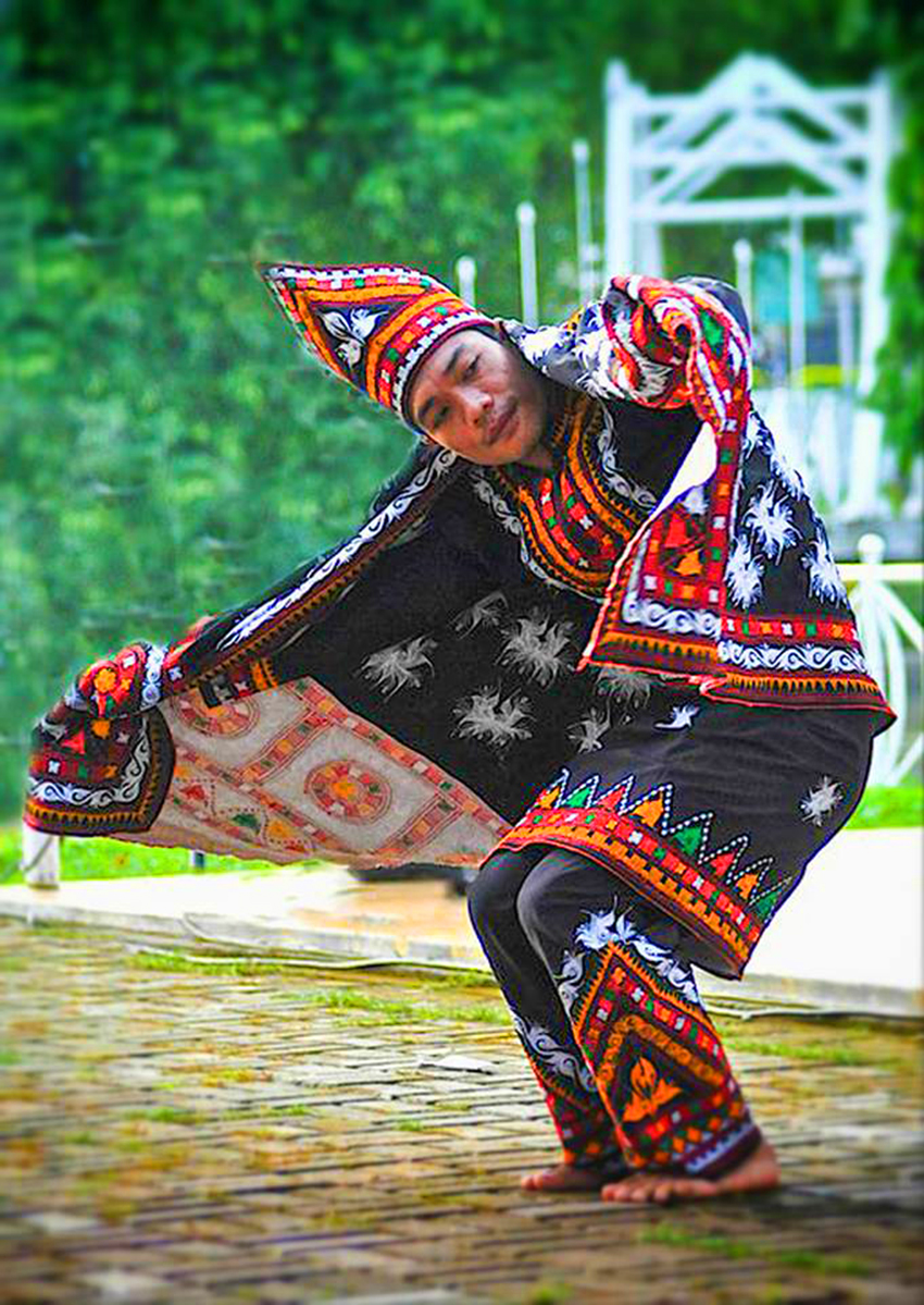 Indonesian Folklore (Folklor Indonesia): The Legend of Guel Dance