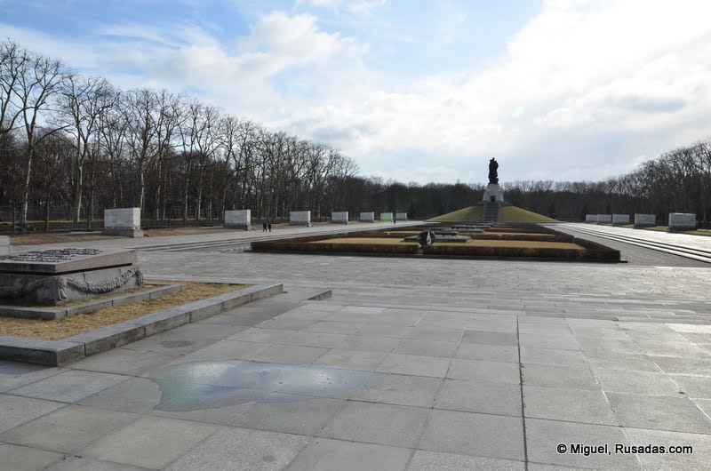 Rusadas: Viaje por Alemania: Memorial Soviético de Guerra del Parque ...