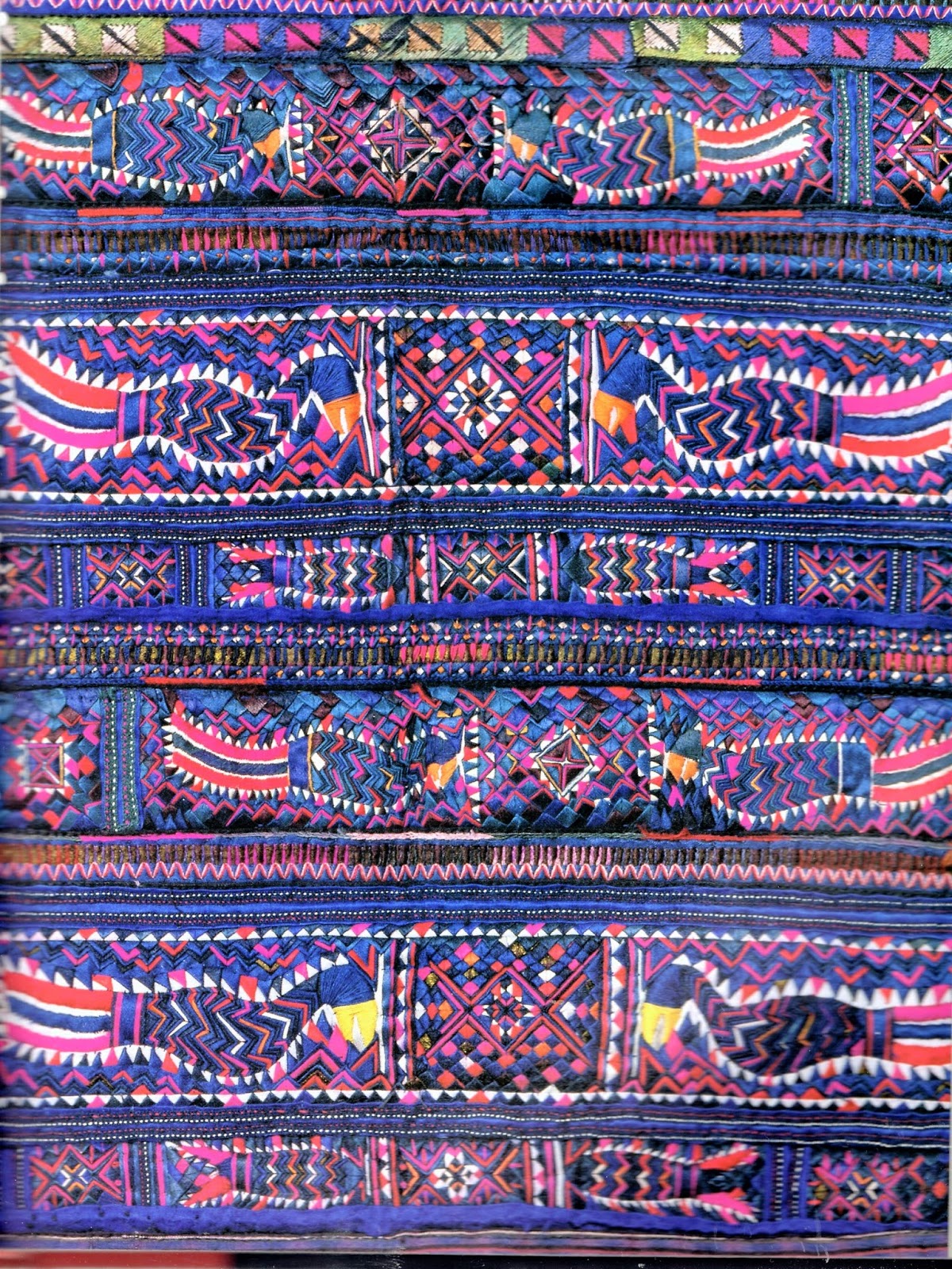 FolkCostume&Embroidery: Folded cloth applique of the Hmu [Miao] in ...