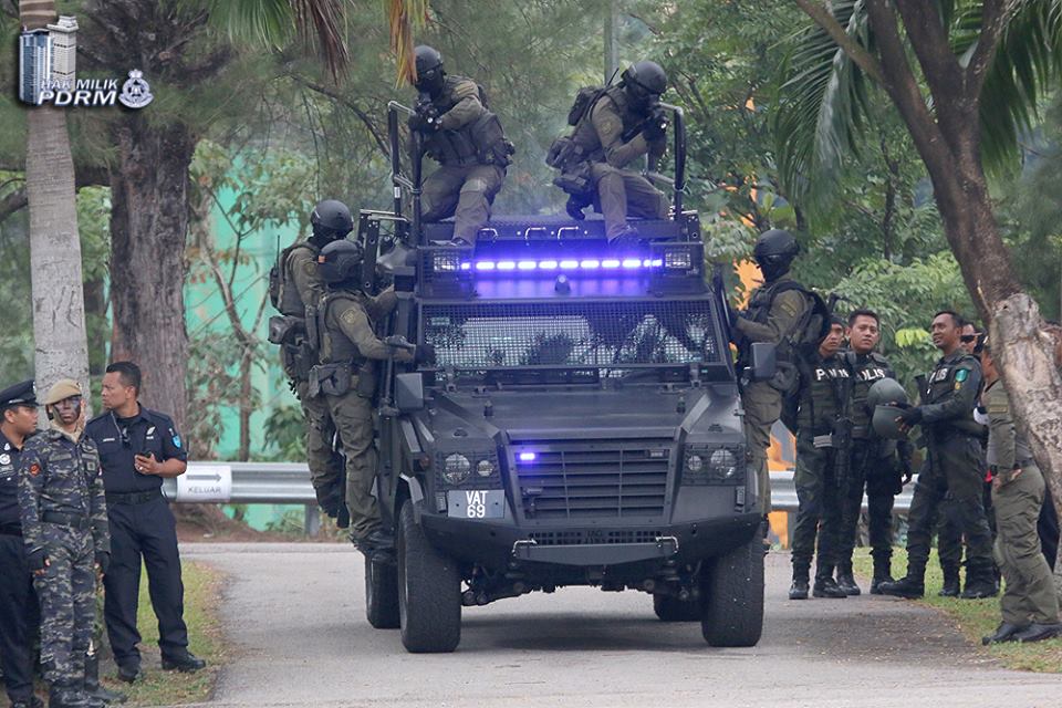 AKSI VAT69 DAN UTK PDRM ~ SALUTE! Sang Saka Biru