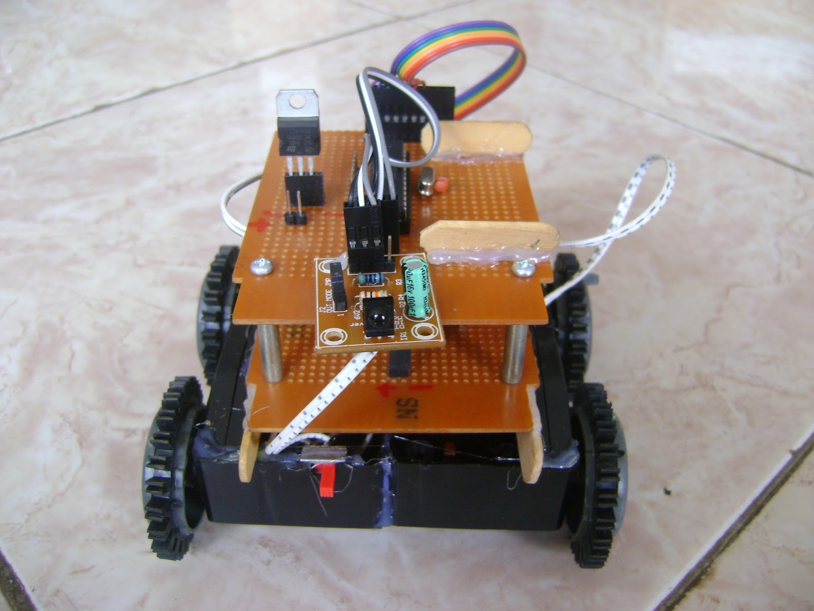 Robot Kontrol Bolabot Menggunakan Infrared - Bolabot