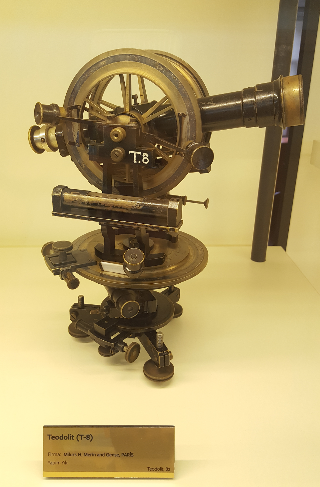 Teodolit (T-8)