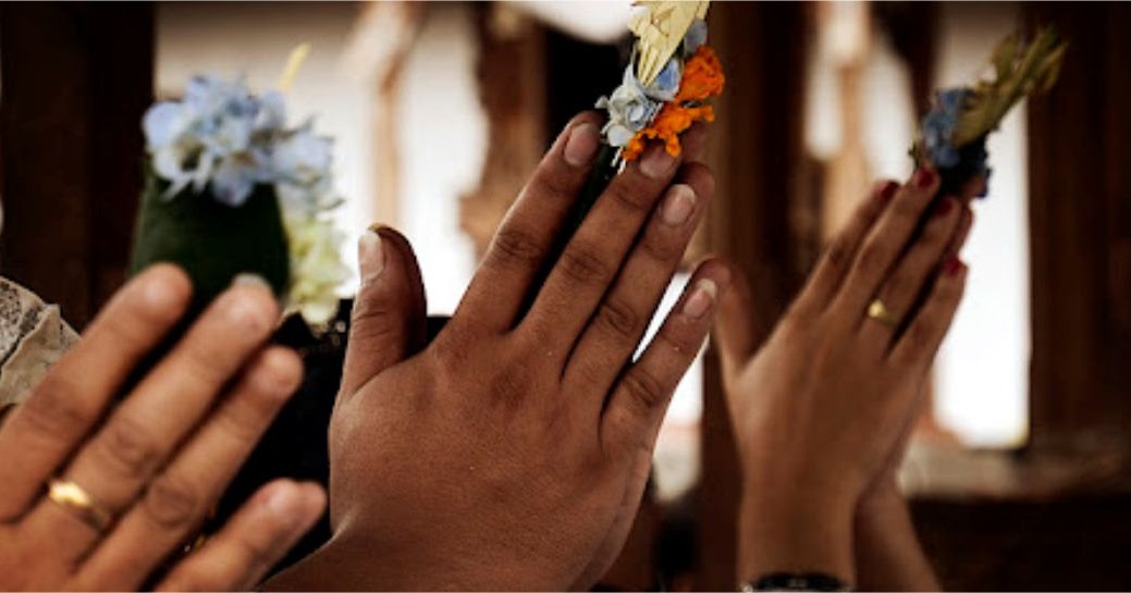 Mantram Tri Sandya Beserta Artinya Dalam Hindu